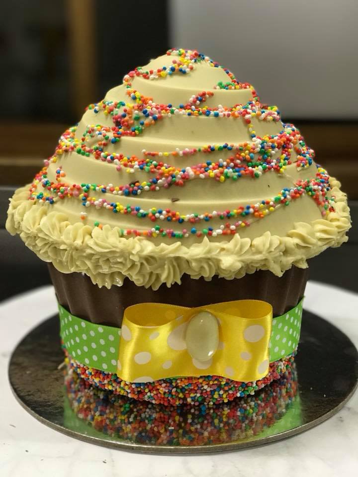 Tiny Smash Cake (10cm x 10cm) – Junee Licorice and Chocolate