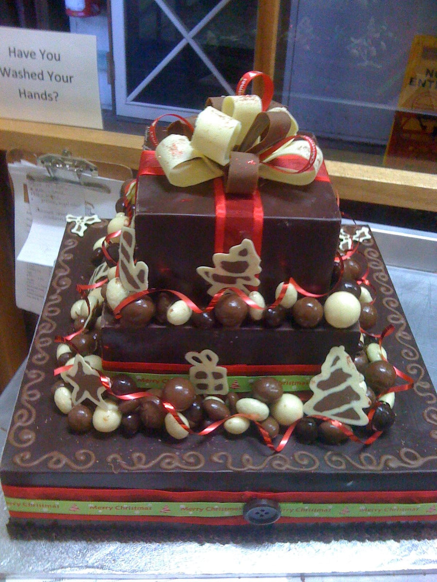 Large Smash Cake (35cmx35cm) – Junee Licorice and Chocolate
